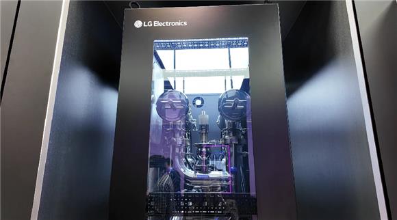 (MWC2025)"AIDC는 필수"…SKT '슈나이더'·LGU+ 'LG전자' 우군 확보